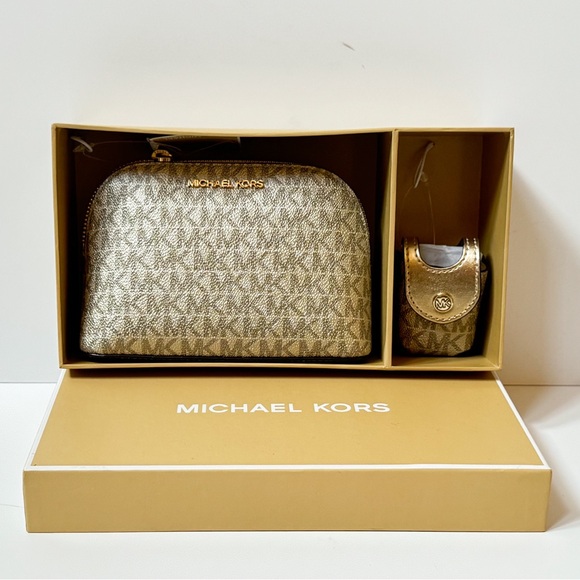 Michael Kors Bags Michael Kors Gift Boxed Jet Set Travel Cosmetic Michael Kors Bags Michael Kors Gift Boxed Jet Set Travel Cosmetic
